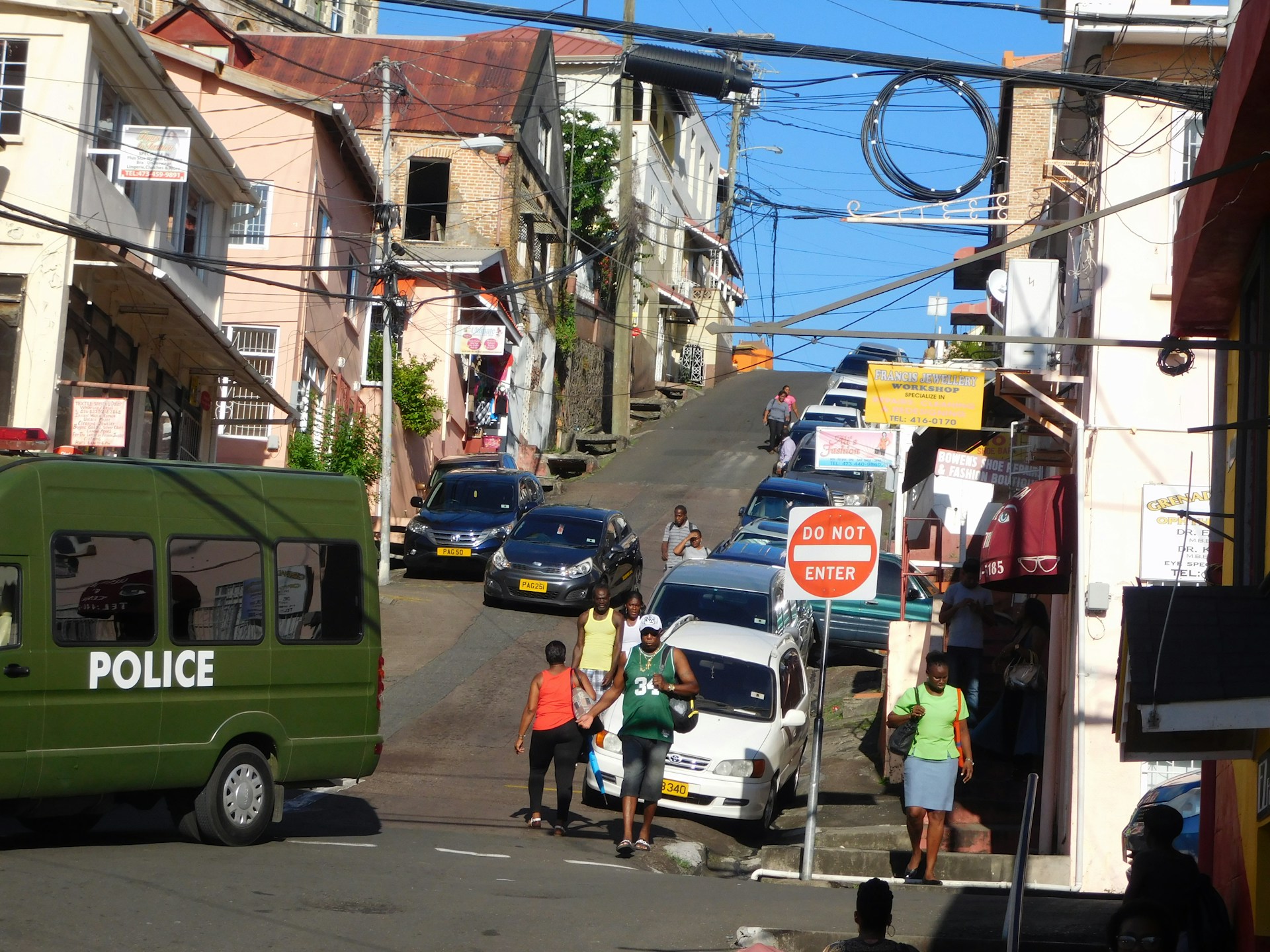 Everything You Need to Know About Driving in Grenada - Island Motors